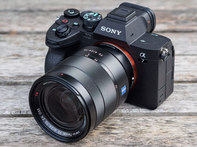 Đánh giá Sony Alpha 7 IV: Lấy nét siêu thông minh, giá hợp lý